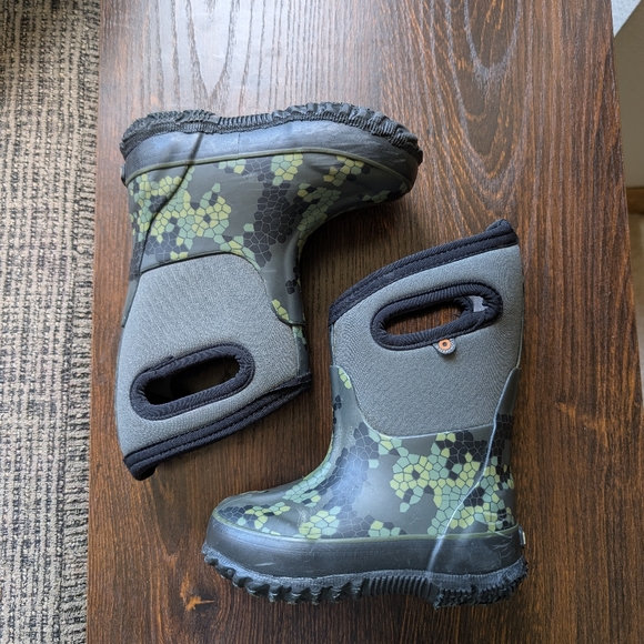 Bogs | Shoes | Bogs Classic Axel Print Gray Black Green Toddler Kids ...